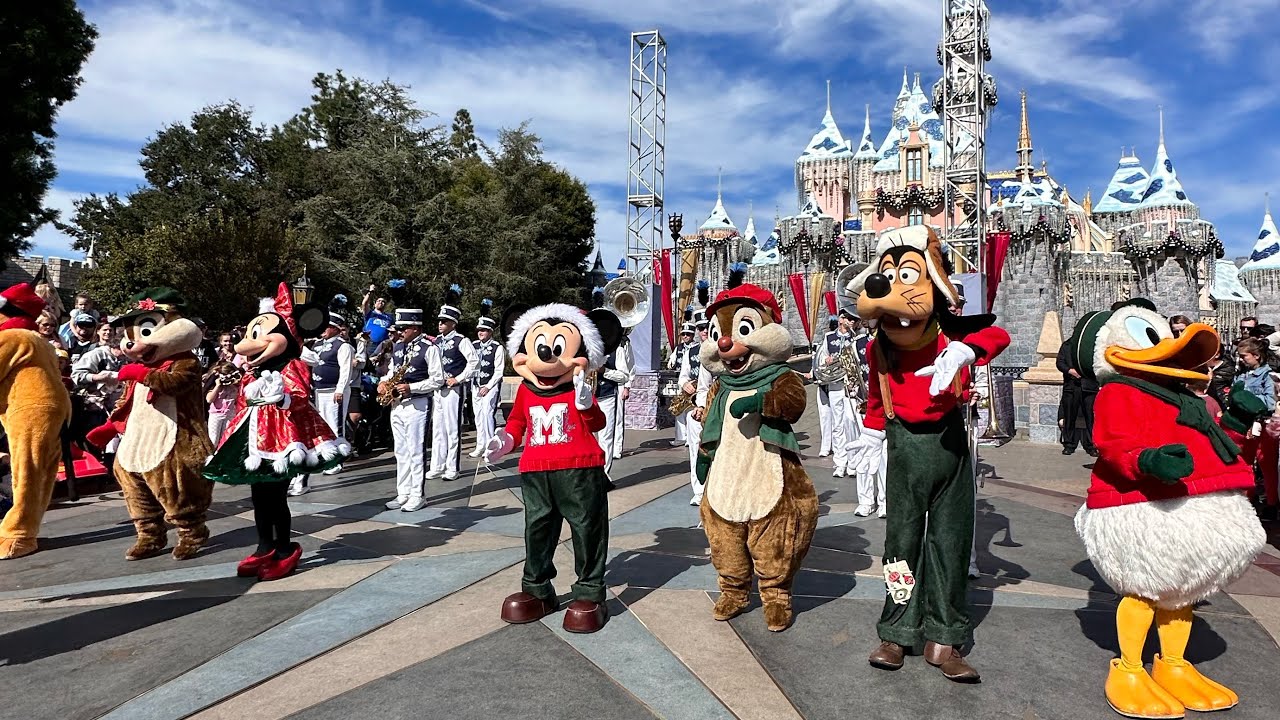 FIRST DAY OF CHRISTMAS IN DISNEYLAND NOVEMBER 11 FULL REVIEW FESTIVAL ...