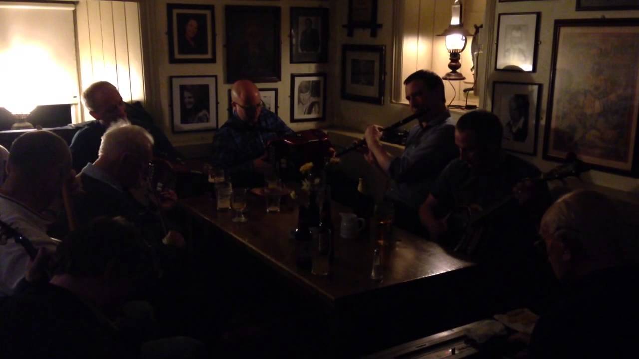 Traditional Irish Music Session - YouTube