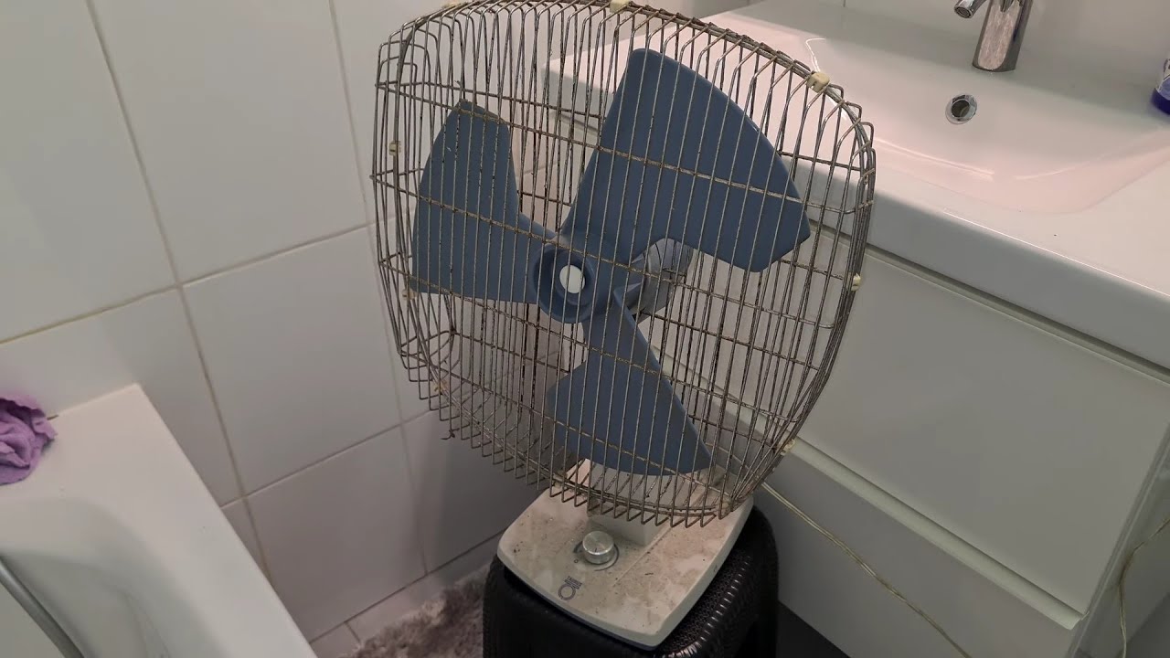 Vintage Taurus 1970s' big fan - test run: Off option broken & in need ...