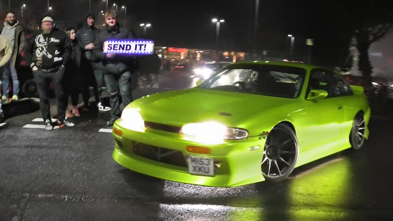 Crowd Go WILD at HUGE Car Meet! - YouTube