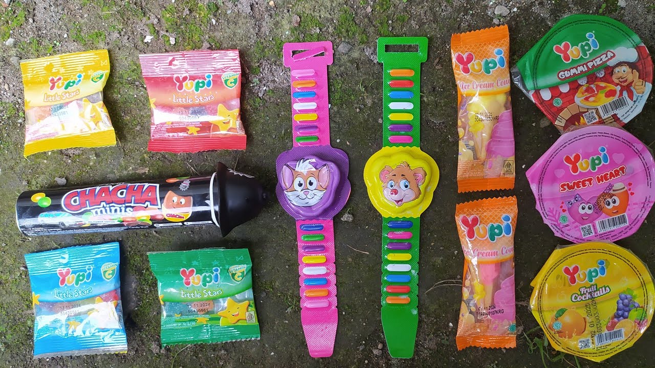 menemukan permen yupi gummi pizza, sweet heart,yupi eskrim cone, fruit ...