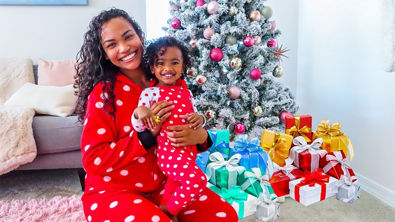 Christmas Haul with Ava- FIRST VLOG - YouTube