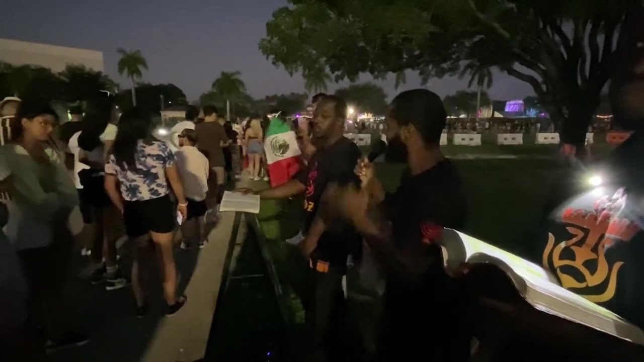 En Concierto de Maluma Edificando y Reprendiendo - YouTube