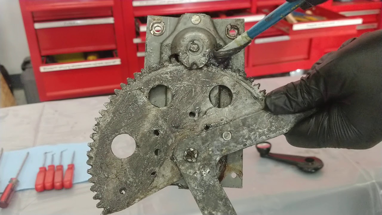 1974 MG Midget Window Regulator removal, renewal and re-installation ...