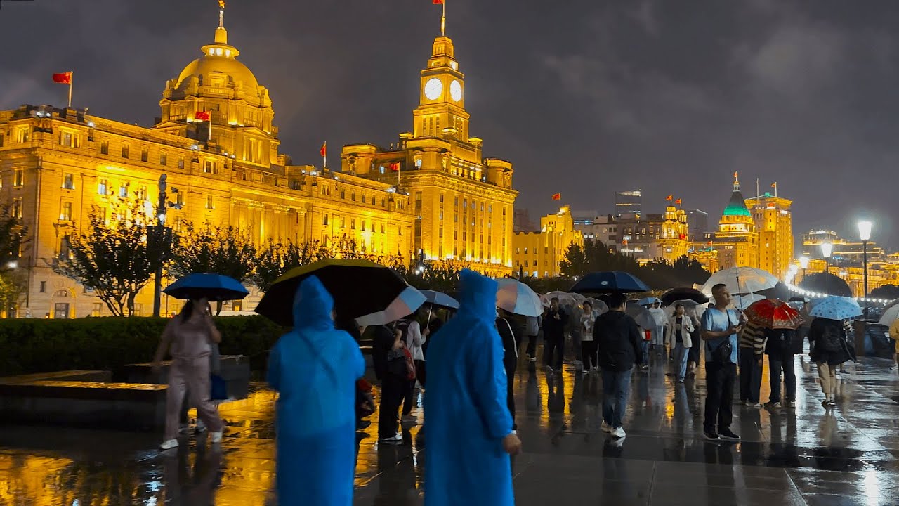 Rainy Night in Shanghai – Live Walk & City Lights - YouTube