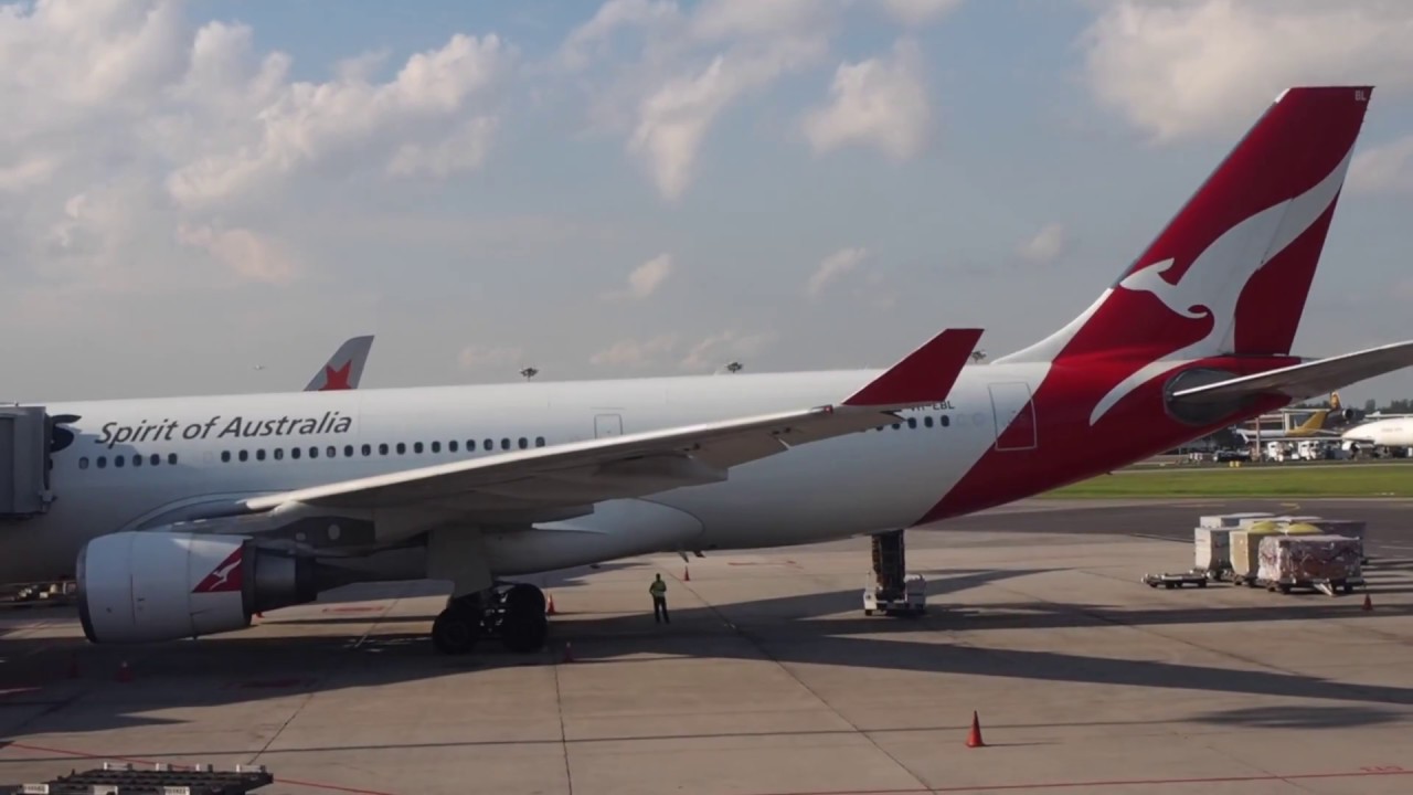 【機内から離着陸映像】2017年6月 日本航空 JL37 羽田 - シンガポール チャンギ空港着陸(Landing at Singapore ...