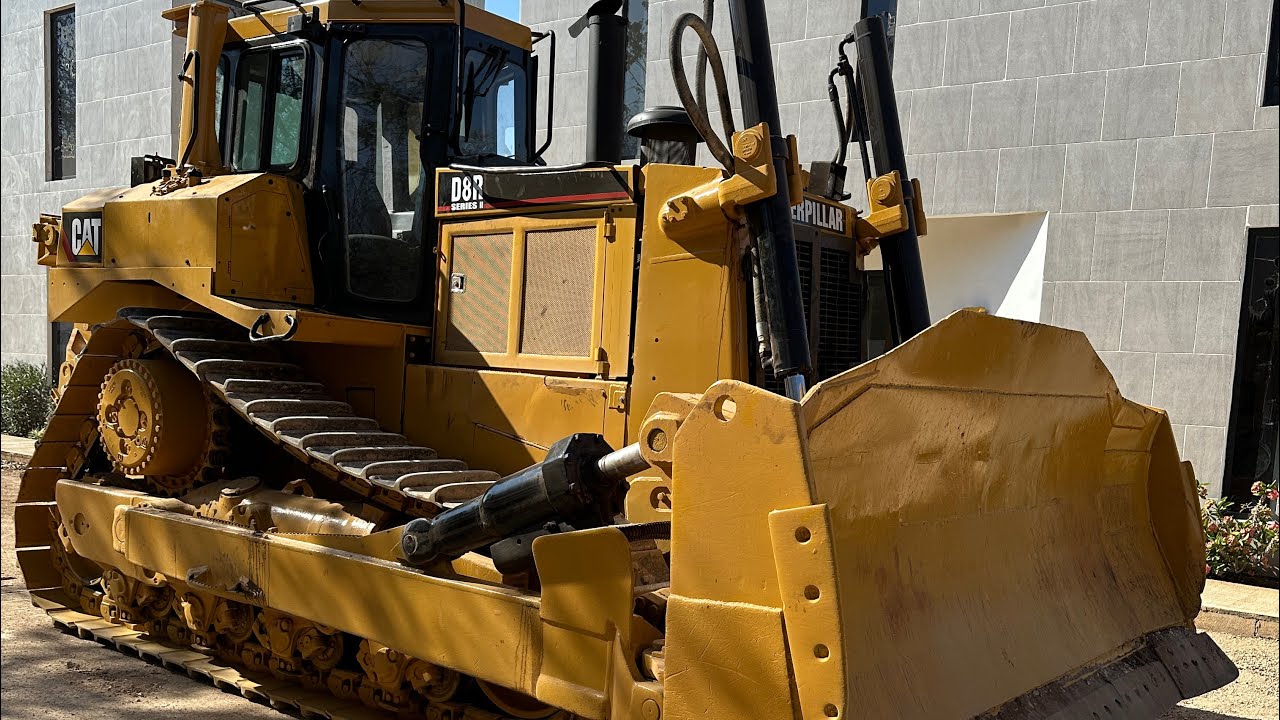 Tractor bulldozer D8T Caterpilar - YouTube