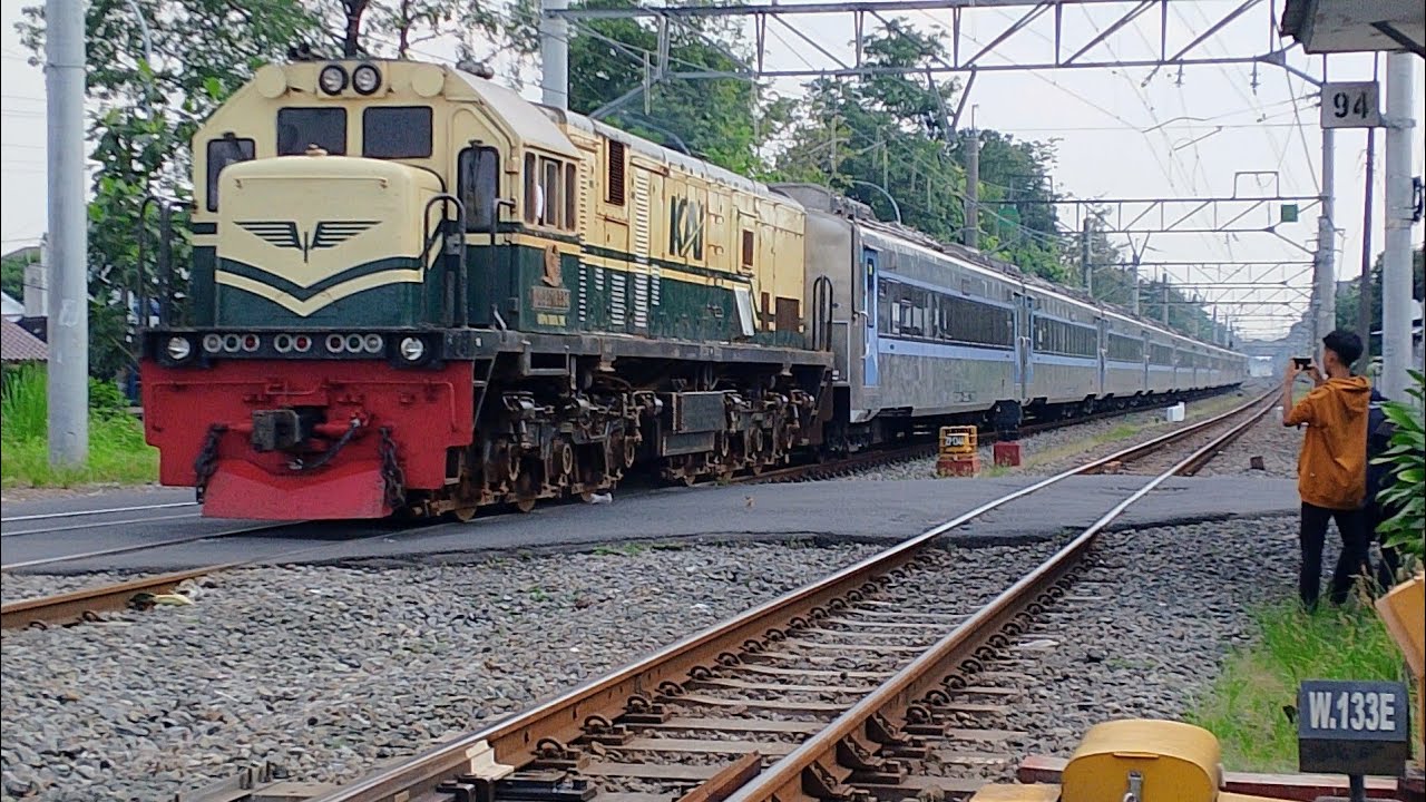 Loko Vintage Ke Solo Di Siang Panassss||Hunting Kereta Siang Di Jpl 94 ...