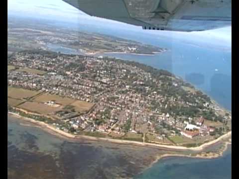 Cessna C172 pleasure flight Isle of Wight Bembridge airport approach ...