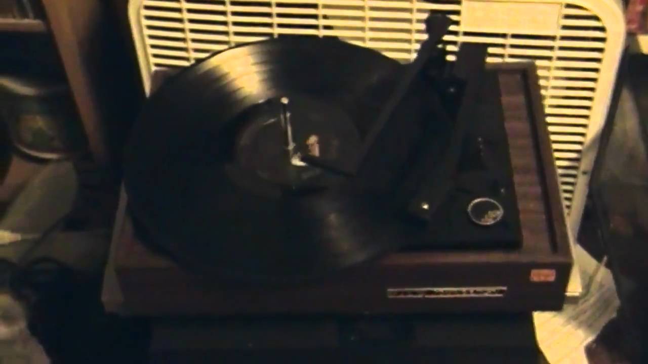 Soundesign Turntable Model 422 - YouTube