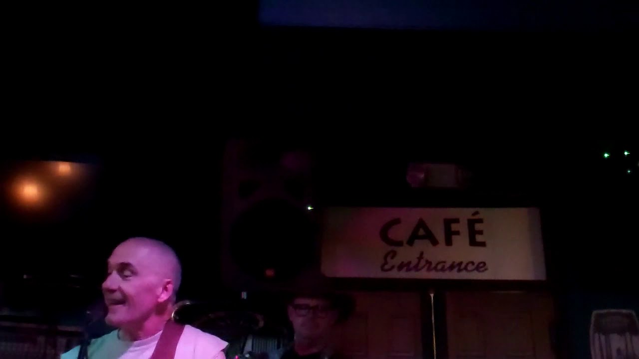 Waylon Jennings Night~Gene Burnett - YouTube