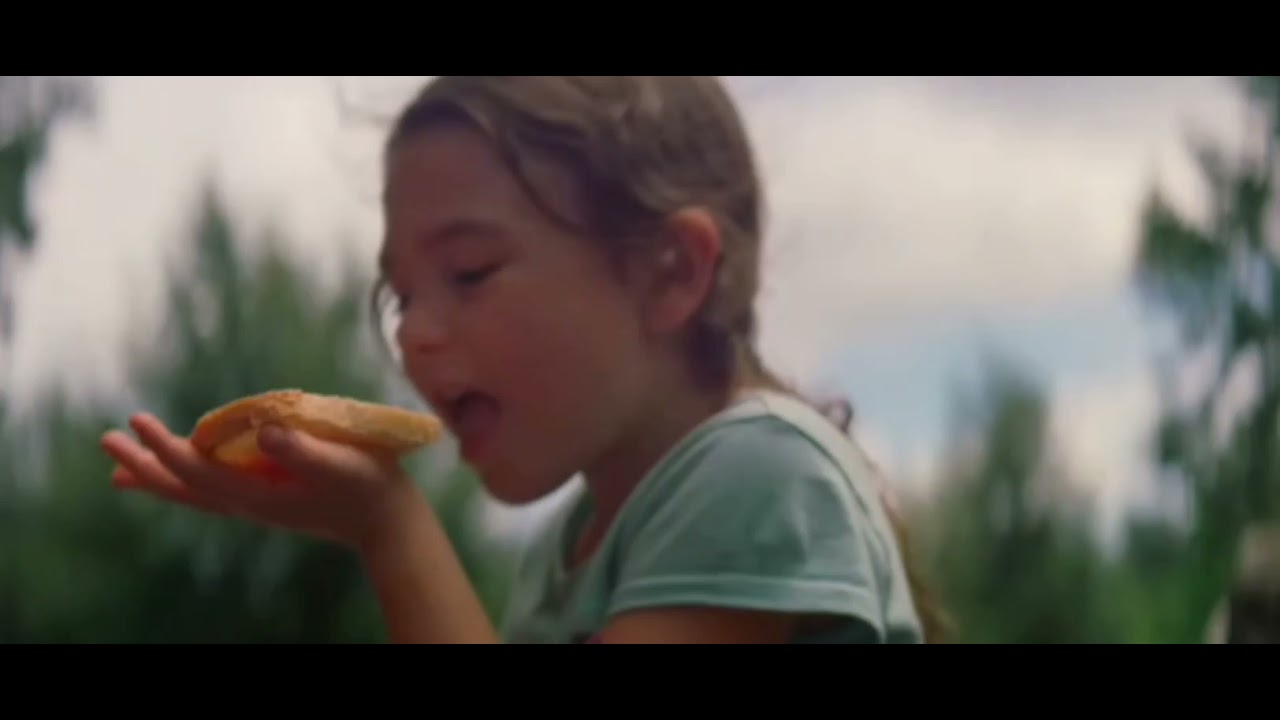 The Florida Project- Tree Scene - YouTube