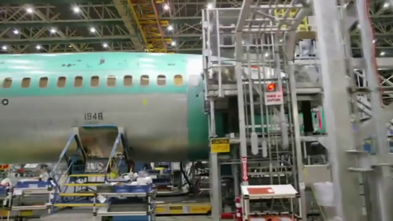 ligne d'assemblage d'un avion - YouTube