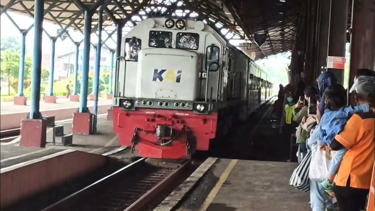 Kereta Api Joglosemarkerto masuk Stasiun Purwokerto Full HD - YouTube
