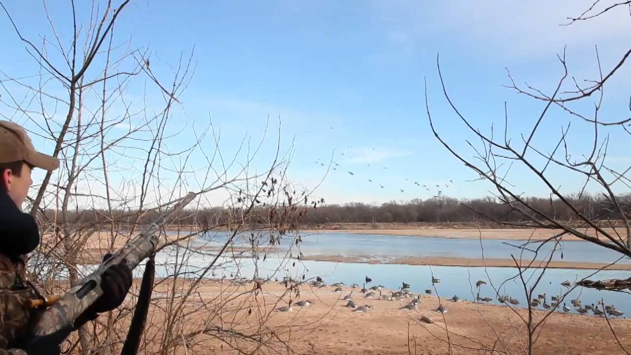 Duck, goose hunting tips for cold weather - YouTube