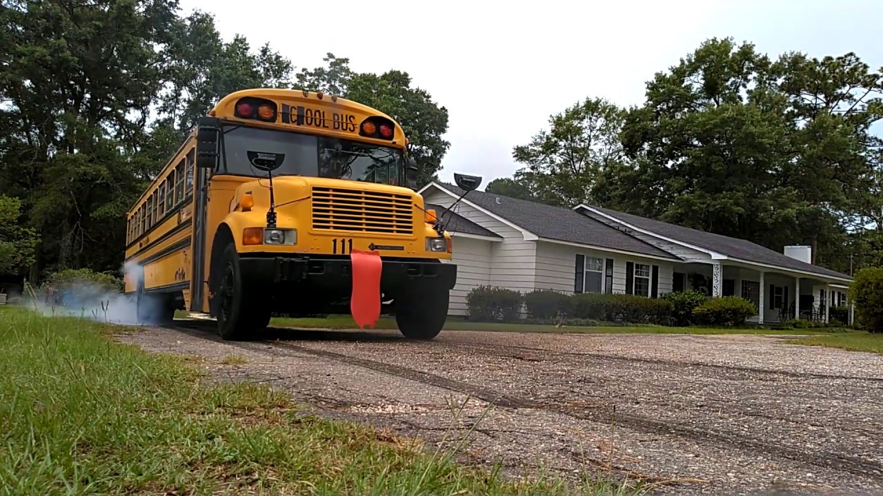 Yellow Bus burnout - YouTube