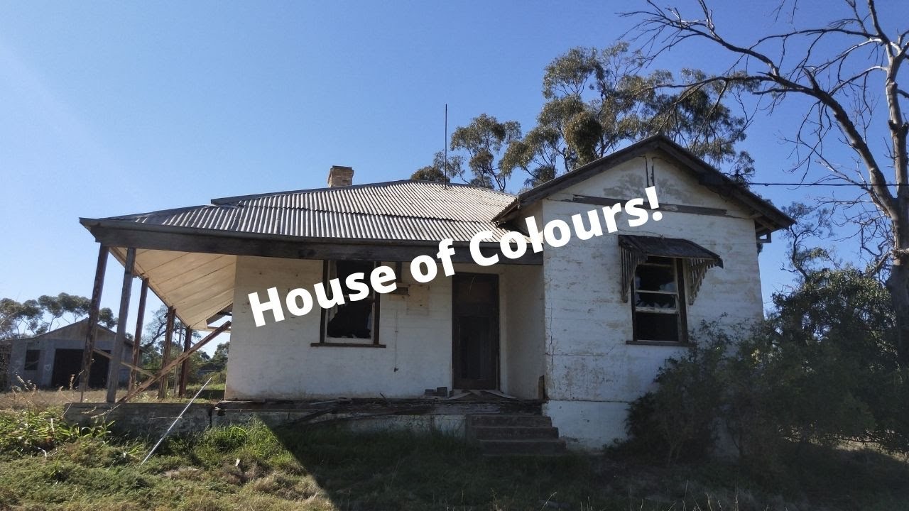 Very Colourful Home on Back Road - YouTube