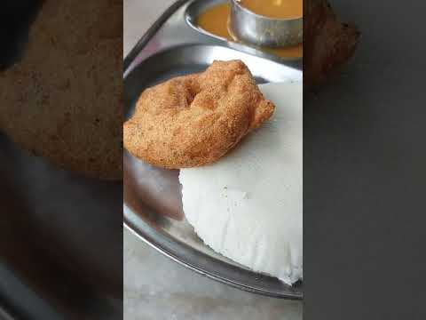 Thattu Idly & Vada | Bengaluru Foods | Breakfast Special - YouTube