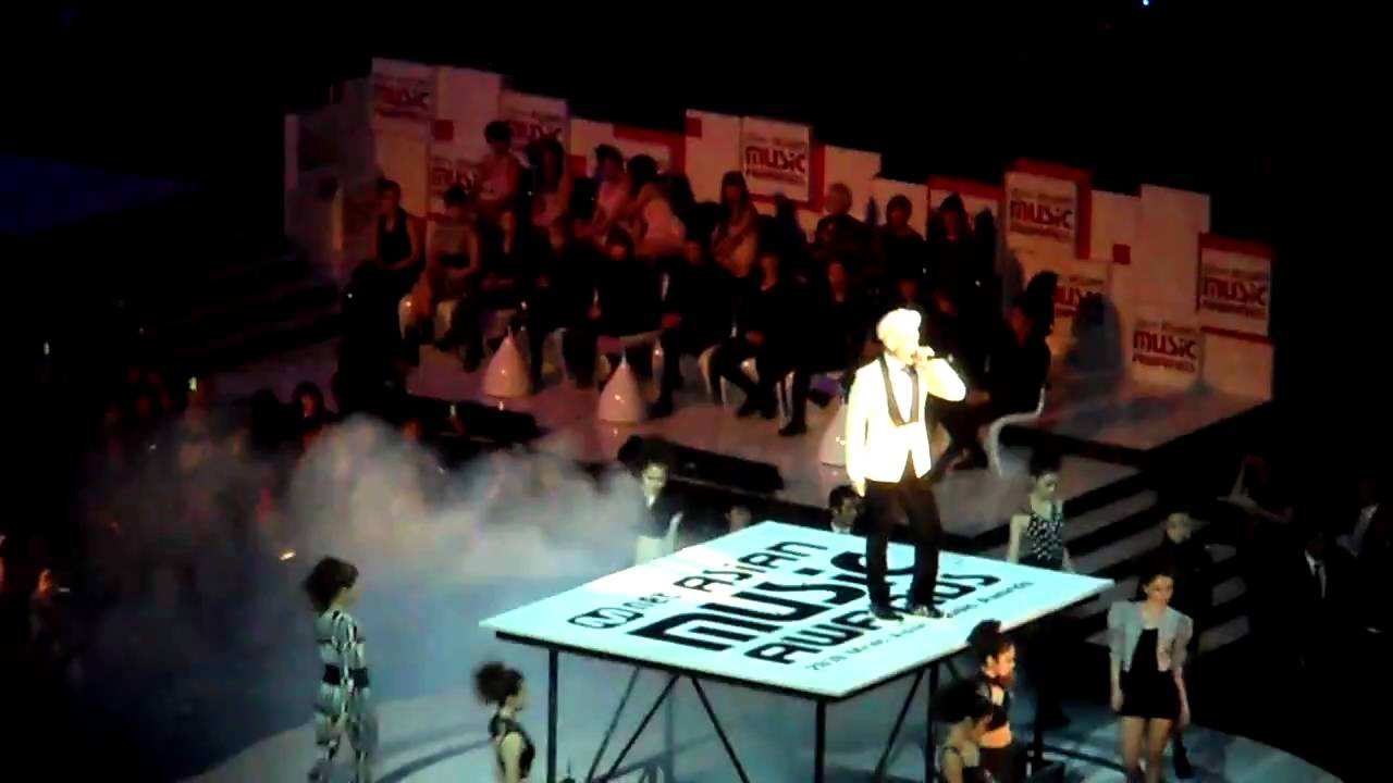 [Fancam]TaeYang,TOP,GD Performance @ 2010 MAMA - YouTube