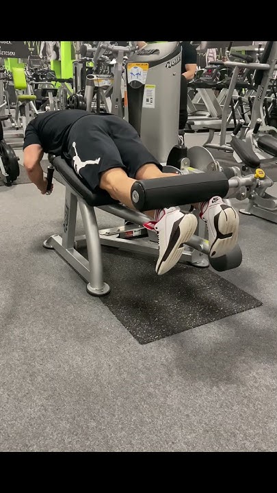 Fitness lying leg curl tutorial - YouTube