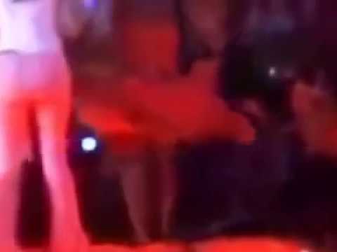 sabar mapouka incroyable elle se deshabille dans la boite de nuit pour danser regarder la suite