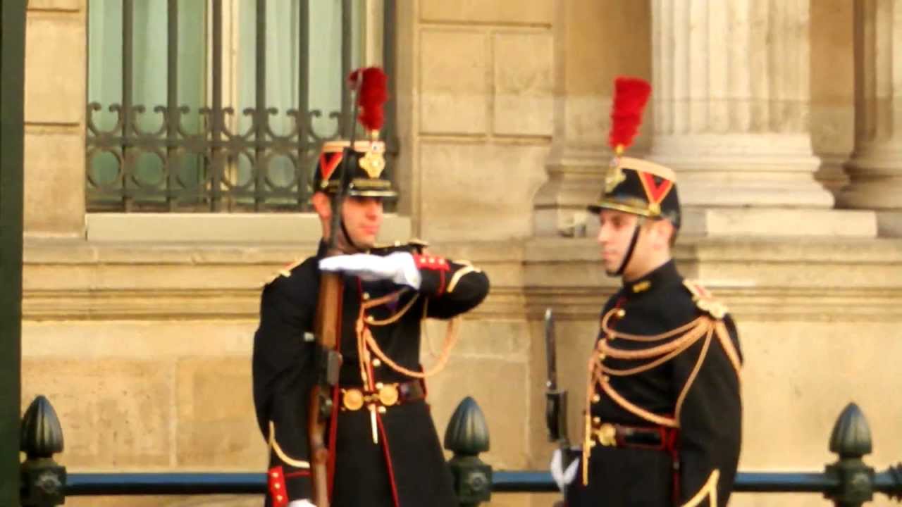 Changing of Guard at Elysee Palace in Paris - YouTube