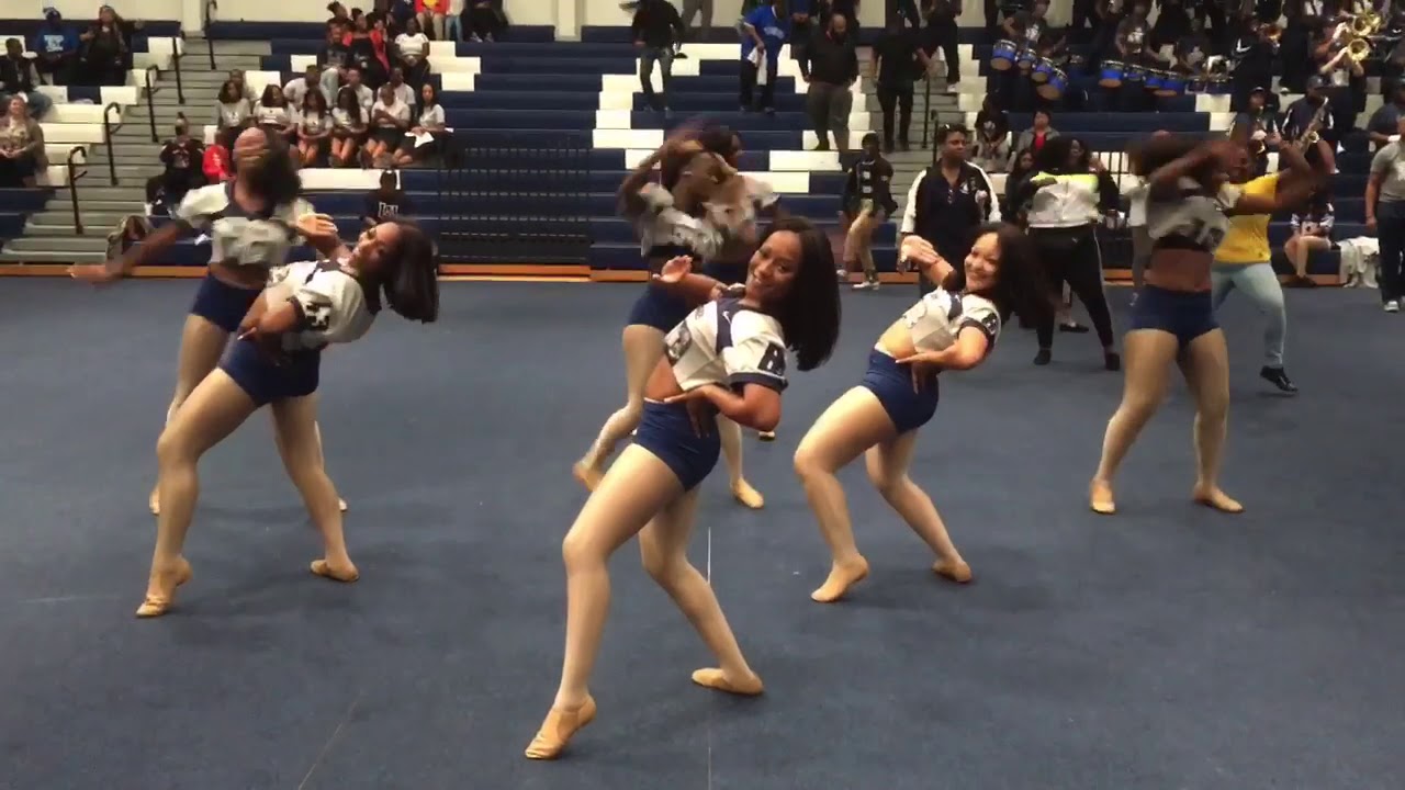 Lincoln University Marching Musical Storm Neck 2019 Pep Rally - YouTube