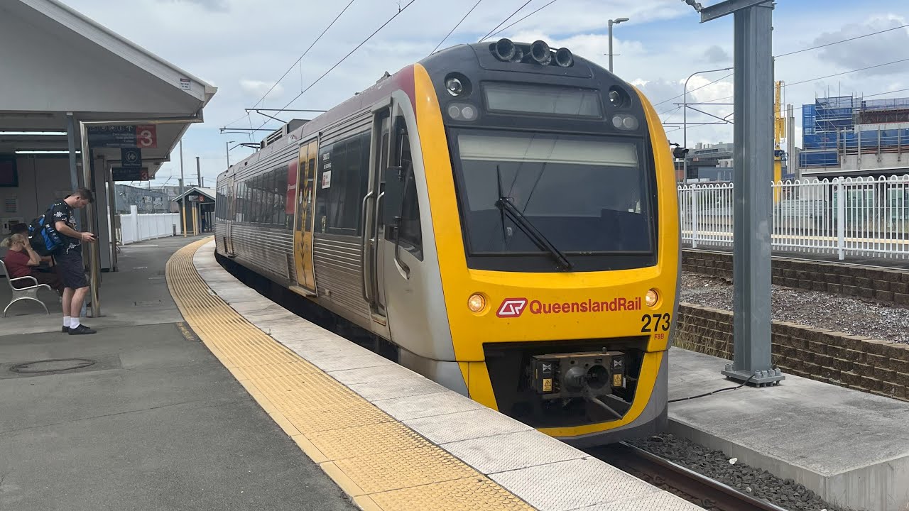 Queensland Rail SMU 260 series (SMU 273): Ferny Grove line - Boggo Road ...