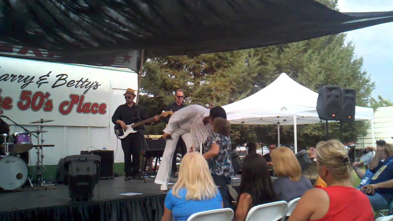 Jeremy Elvis Pearce- Can't Help Falling In Love With You - YouTube