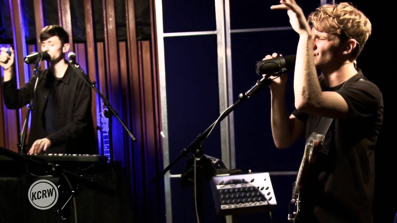 Glass Animals performing "Pools" Live on KCRW - YouTube