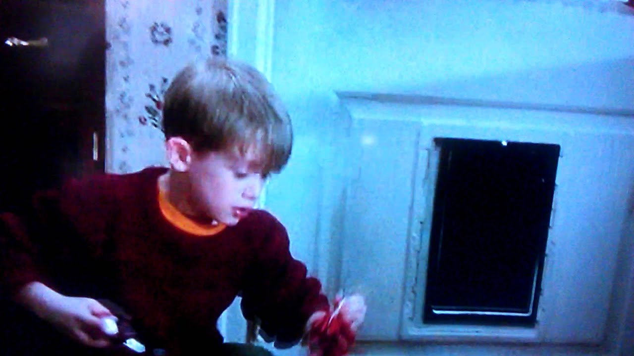 Home alone scaring marv scene - YouTube