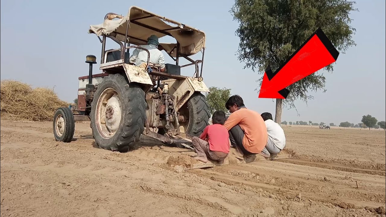 Swaraj 724 FE Tractor piche suhaga samle children | Strong Deliver ...