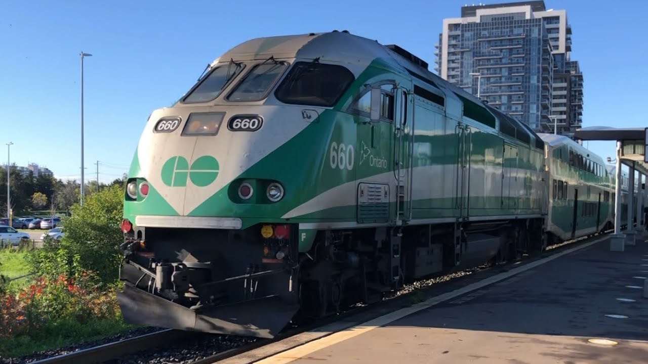 Go Train 660 Burlington go station October 18 2021 - YouTube