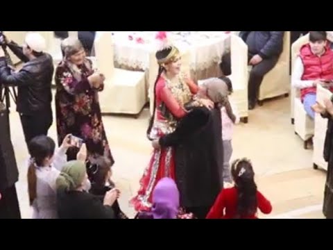 Ayollar Raqqosani ko'tarib o'ynashdi. Erkaklarga Raqqosalar tegmadiyam. Hamma shokda #tuylar