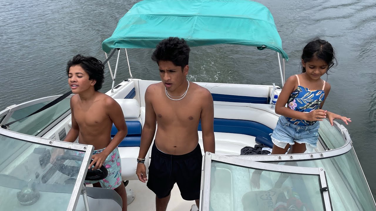 Boating with the kids 7/22 - YouTube