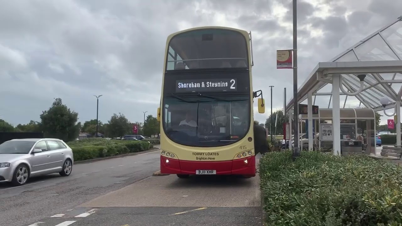 BRIGHTON & HOVE BUS ROUTE 2 DEPARTING HOLMBUSH CENTRE - YouTube