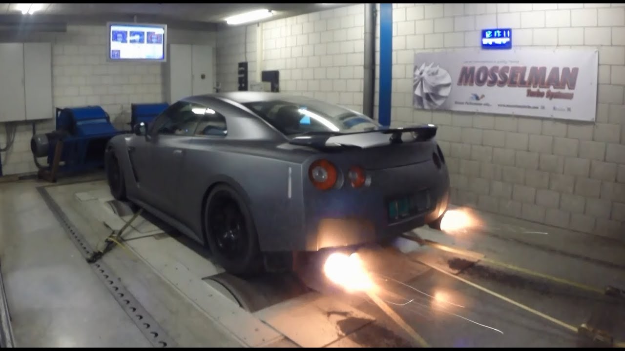Nissan GT-R Shooting Flames On Dyno! 1437.9 HP - 1683 NM Torque - YouTube