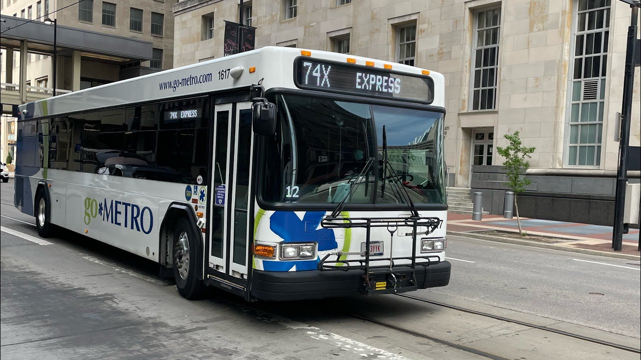 [SORTA/METRO] Gillig Advantage #1617 on the route 74X Colerain via ...