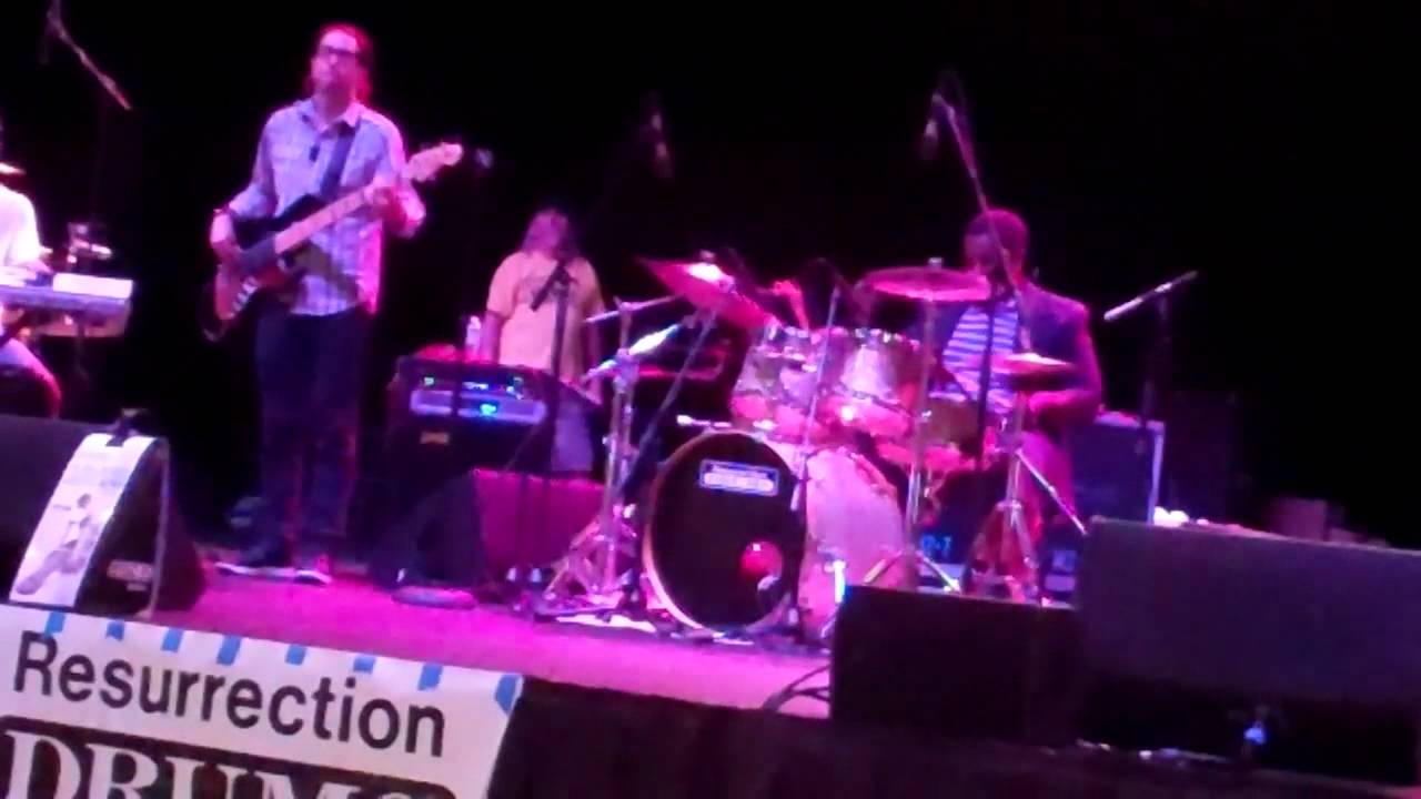 David Chiverton Drum Solo - YouTube