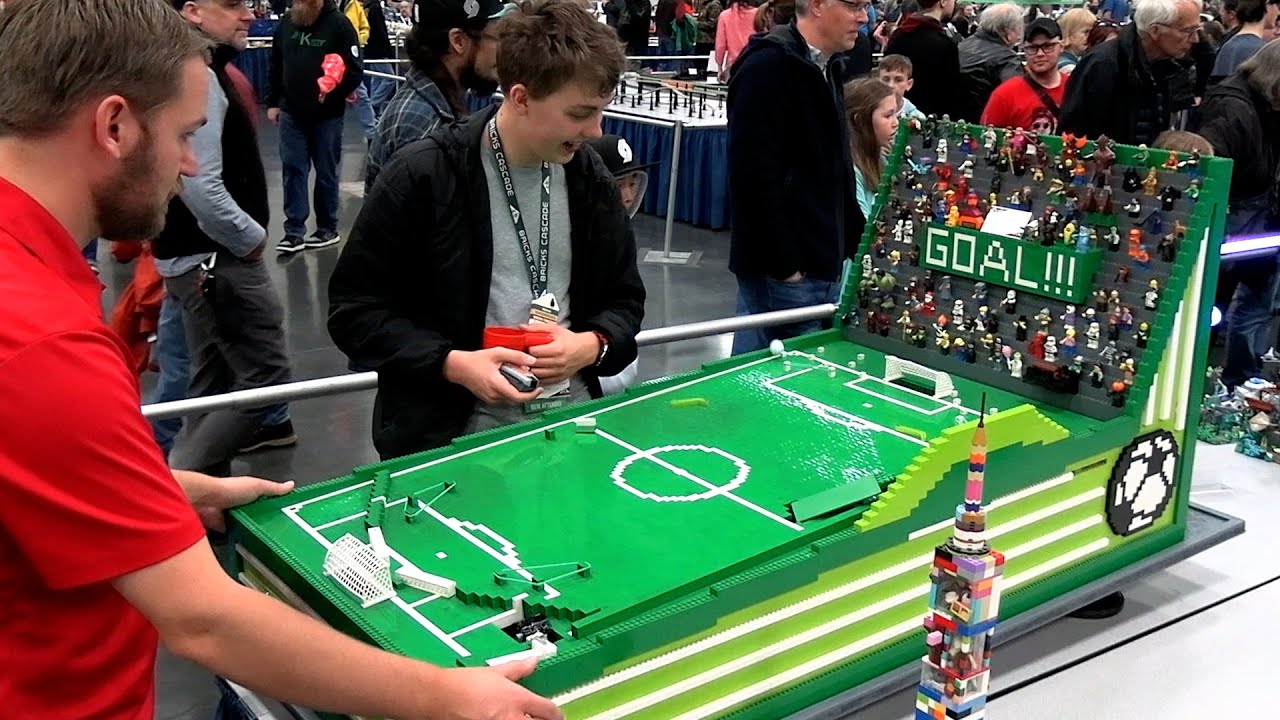 Working LEGO Pinball Machine with Motorized Ball Return | Brick Finds ...