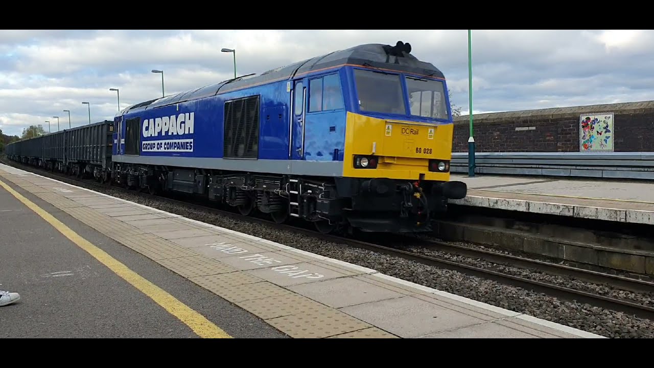 A few trains at: Tamworth, 4/11/2021 (ft.950001) - YouTube