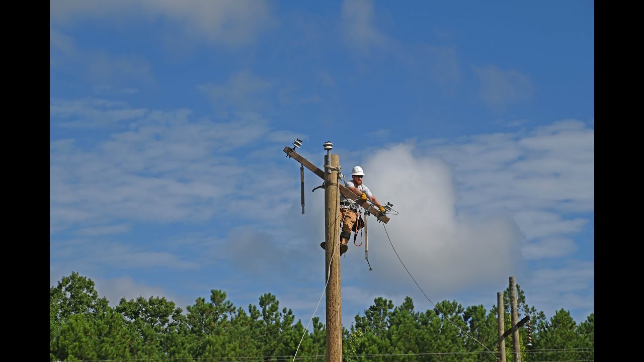 SVCC Power Line Worker Program Graduates - Cohort 19 - YouTube