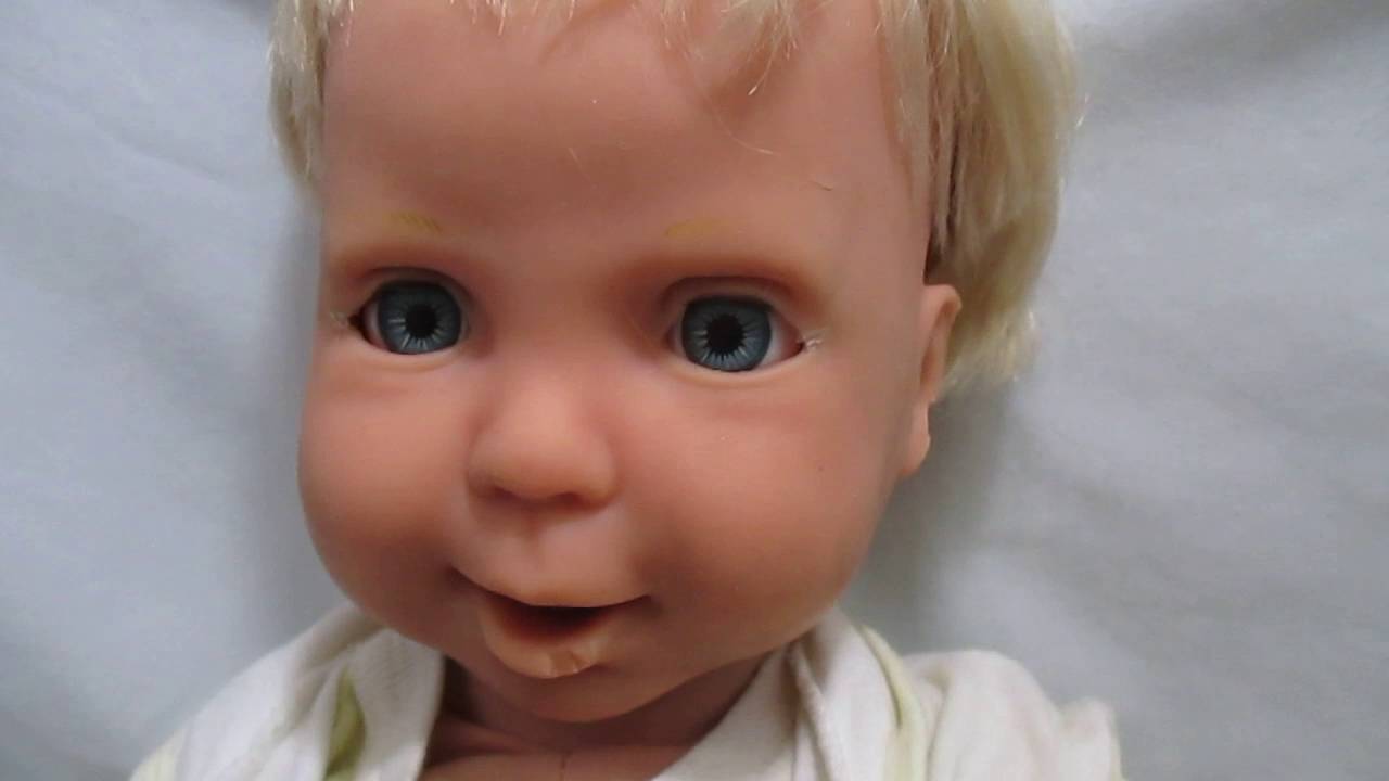 Boneca Miracle Baby Mattel funcionando - YouTube