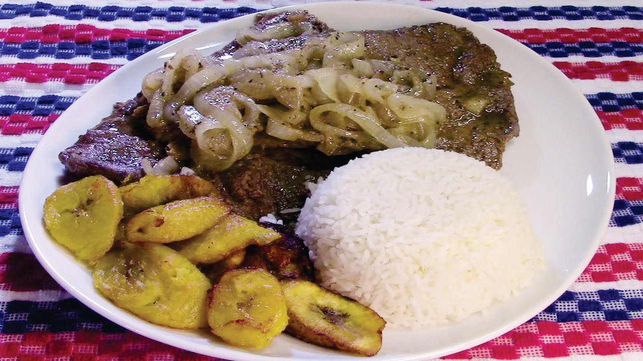 Bistec Encebollado Con Arroz Blanco Y Amarillos - YouTube