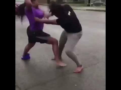 Black Girls Fight in Street - YouTube