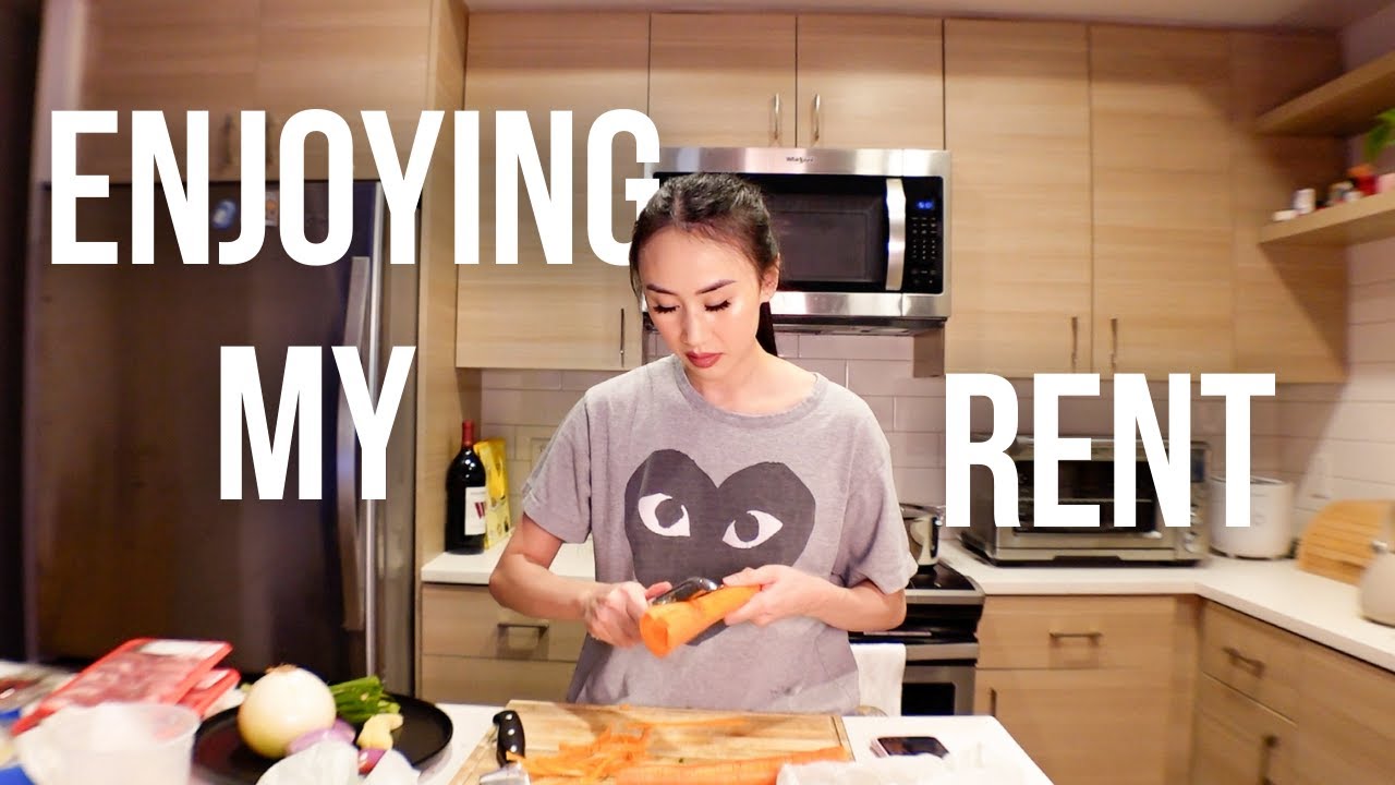 enjoying my rent 🍁| celebrating friendsgiving, setting up xmas tree ...