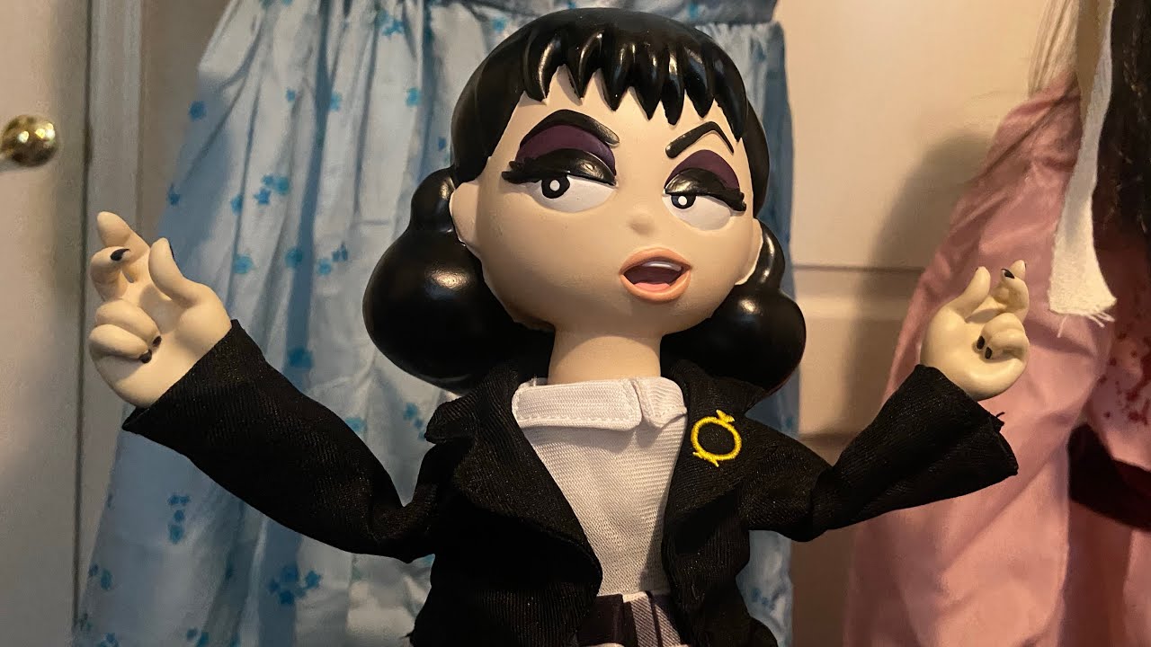 Spirit Halloween's Lydia Side Stepper Demo - YouTube