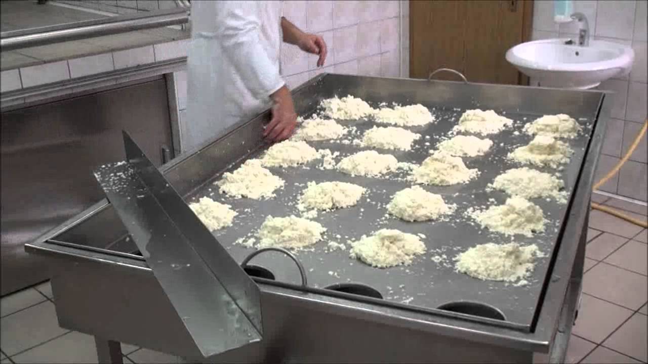 Plevnik - Cheese making, 650l milk, table SDM, press PPS-U - YouTube