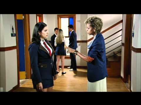 Rebelde HD -  Pilar Gostosa dá a entender que Roberta usa drogas