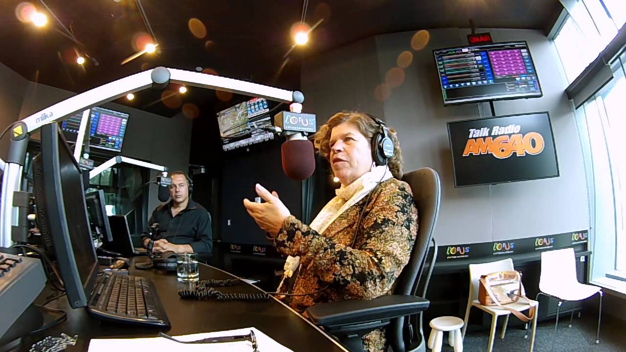 Sarah Hall discusses architectural glass - YouTube